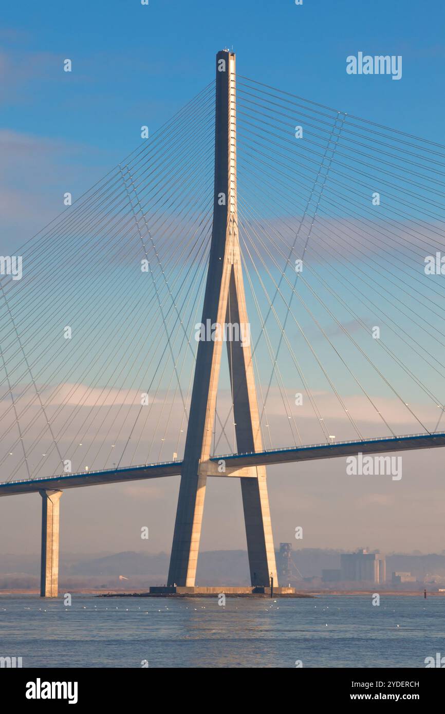 Pont de normandie construction hi-res stock photography and images - Alamy