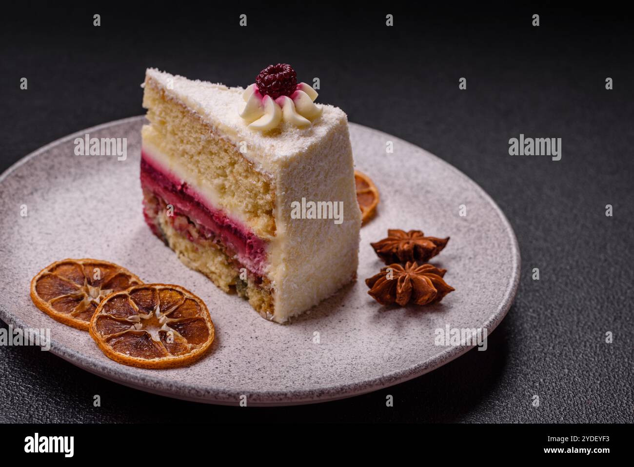 Jam layer cake hi-res stock photography and images - Alamy