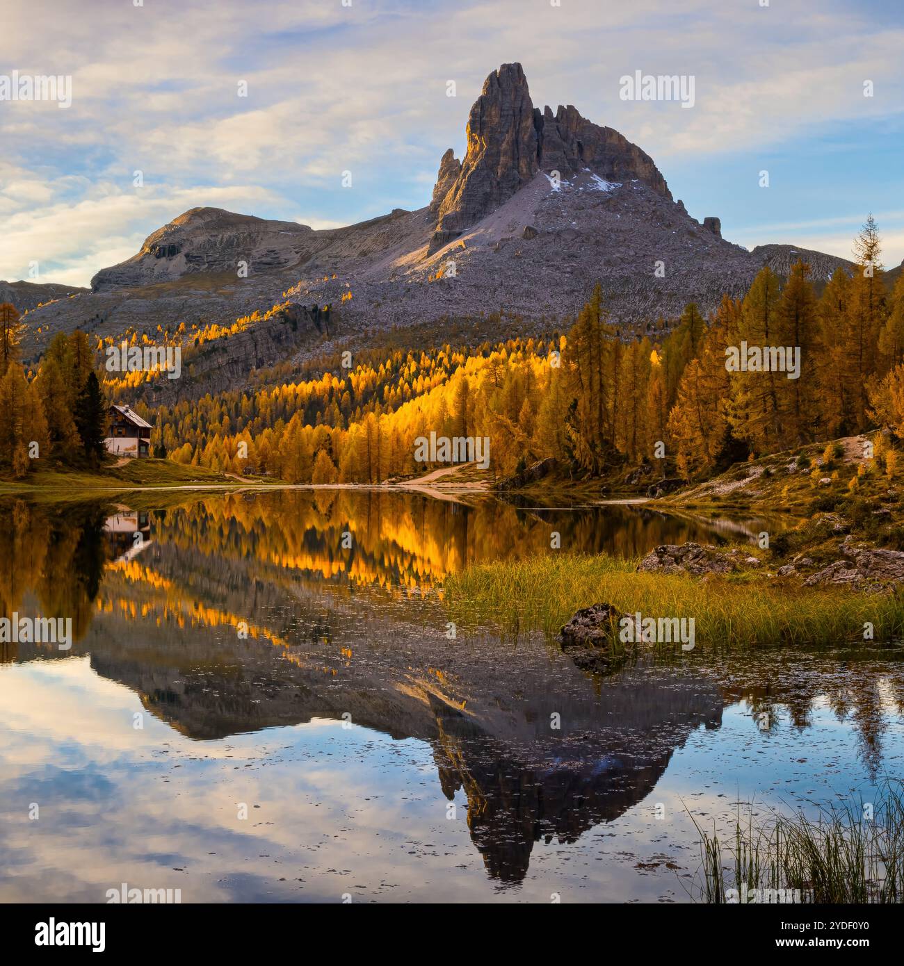 An autumn morning in the Dolomites at Lago Federa (Lago di Federa, Lago ...