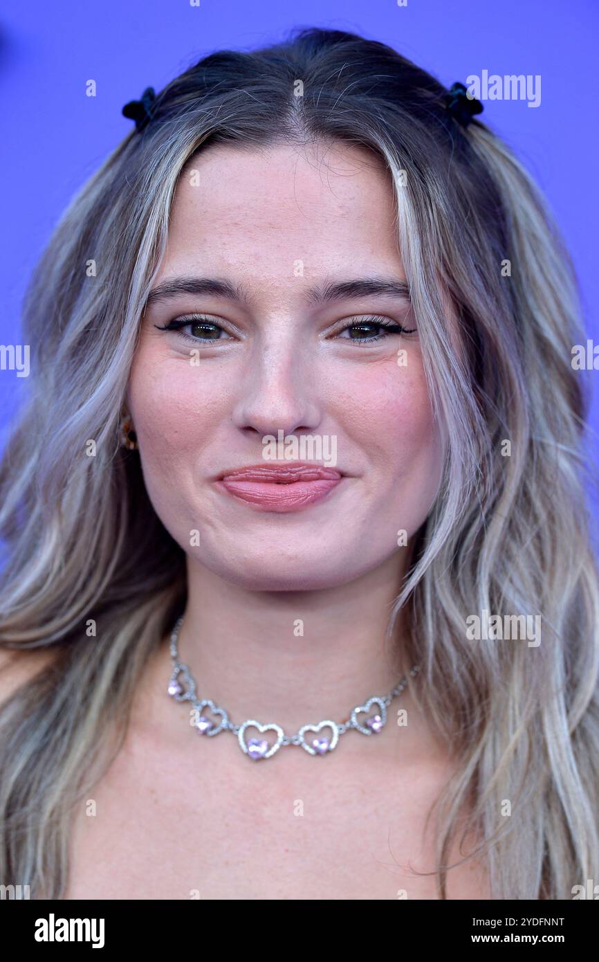 Cosette Rinab bei der Premiere des Netflix Konzertfilms 'Olivia Rodrigo ...