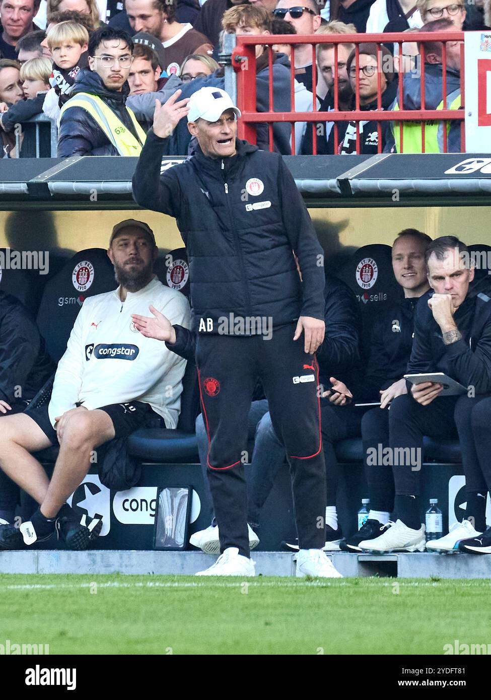Alexander Blessin (FC St. Pauli) Cheftrainer, Headcoach GER, FC St ...