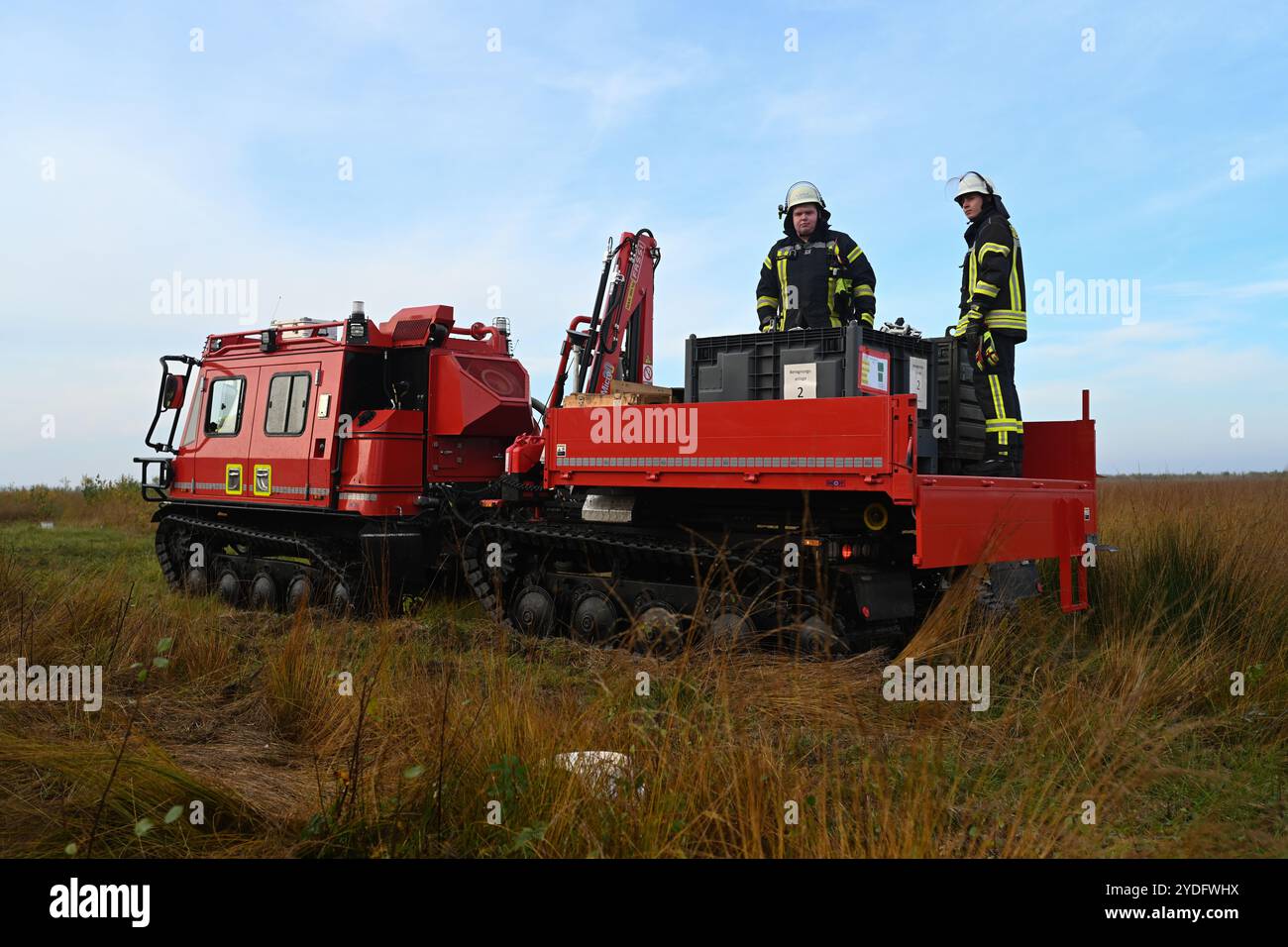 26 October 2024, Lower Saxony, Meppen: A Bundeswehr bog caterpillar ...