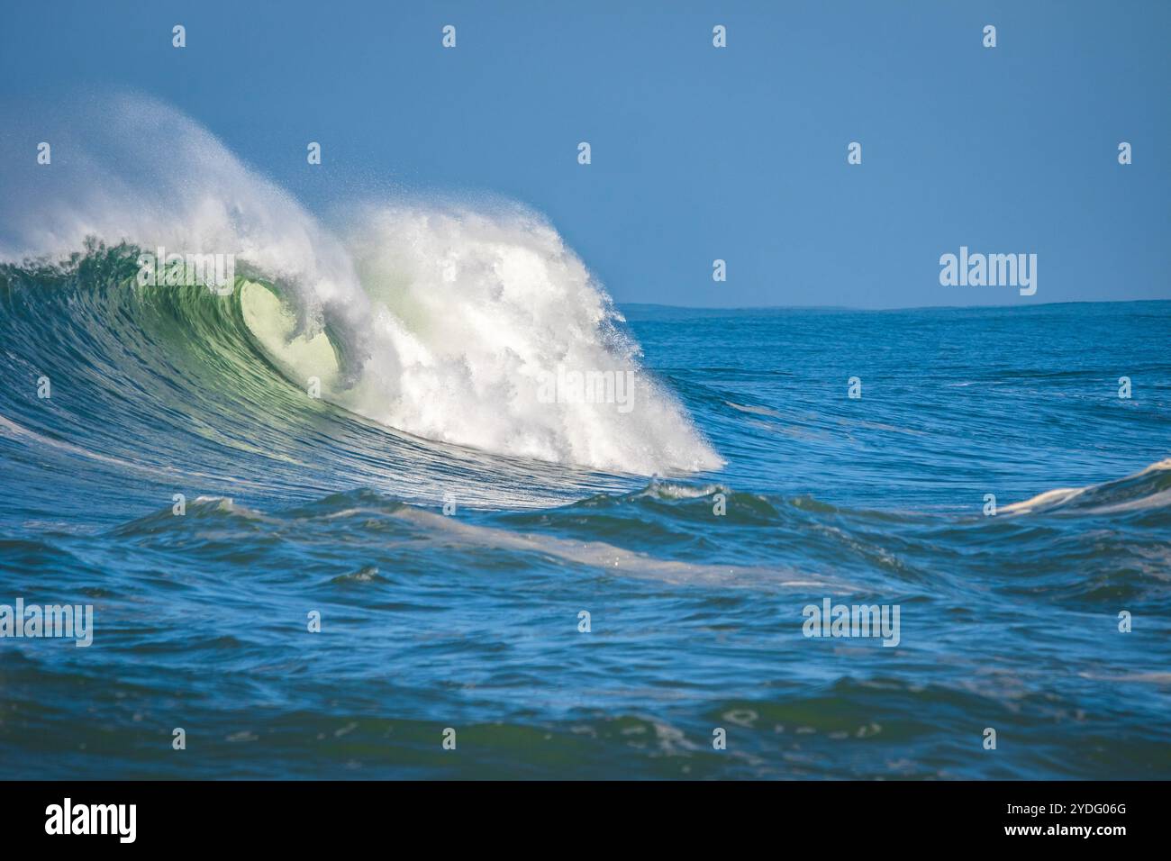 Wind big waves in ocean hi-res stock photography and images - Alamy