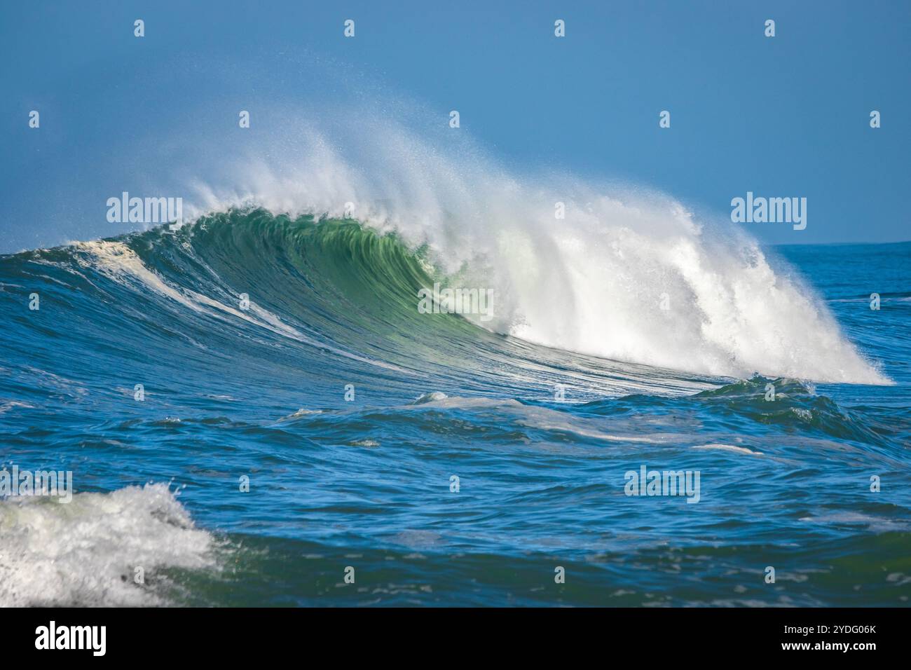 Big_waves hi-res stock photography and images - Alamy