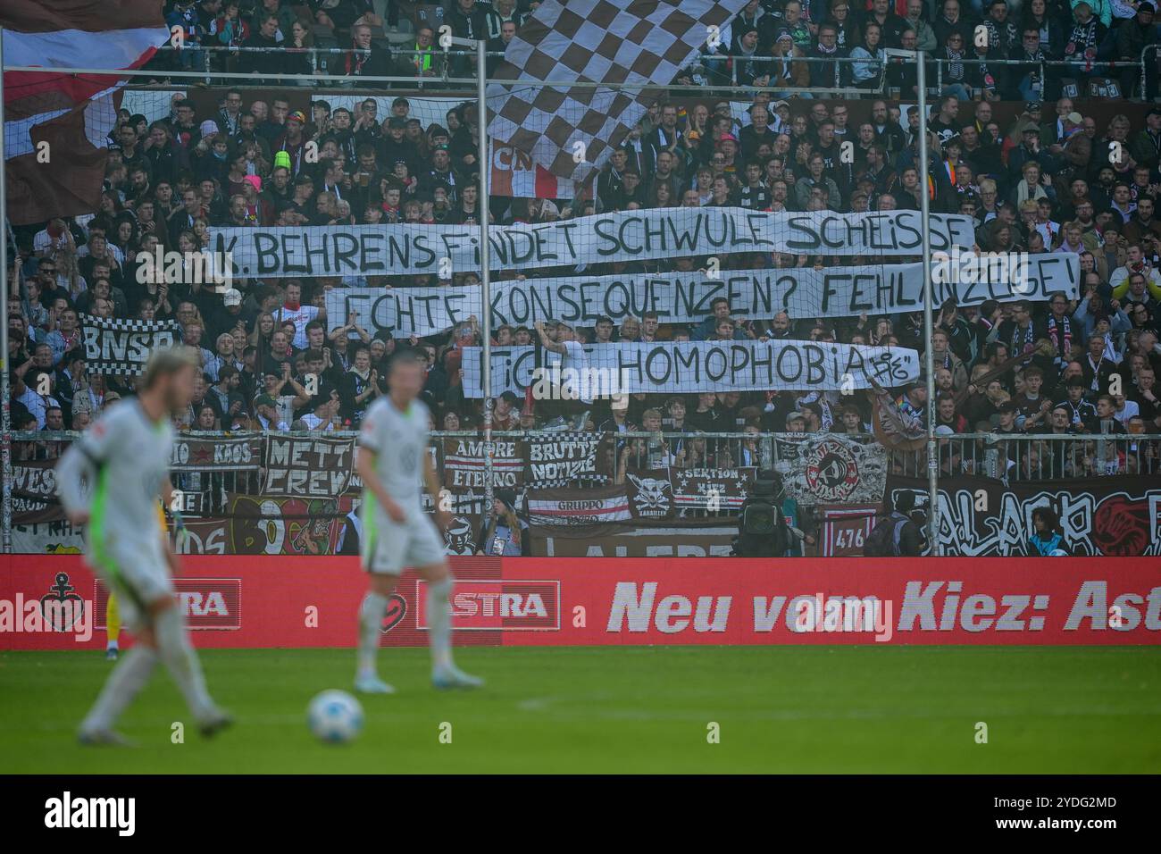 Hamburg, Germany. 26th Oct, 2024. Soccer: Bundesliga, Matchday 8, FC St ...