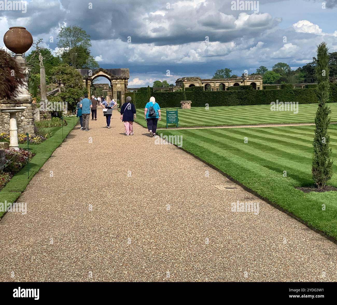 Hever, UK. 17th May, 2024. Hever Castle and the beautiful gardens in ...