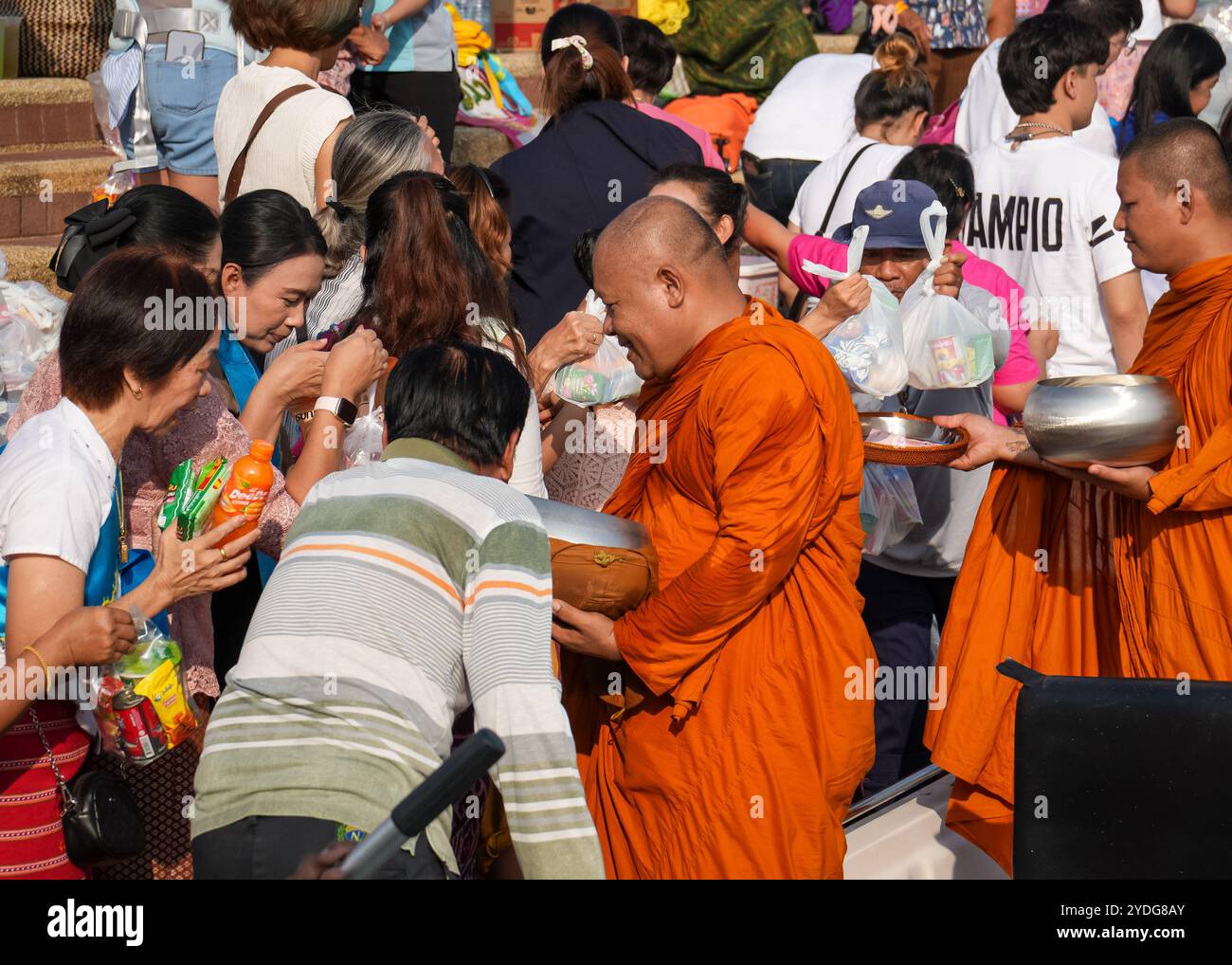 Wat chin wararam worawihan temple hi-res stock photography and images ...