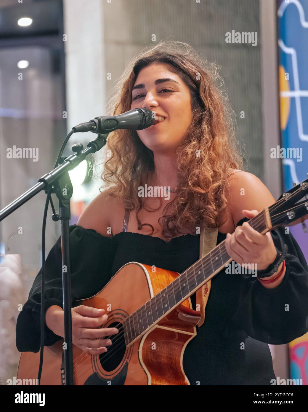 Live music in Souq Waqif during FIFA World Cup. A talented singer ...
