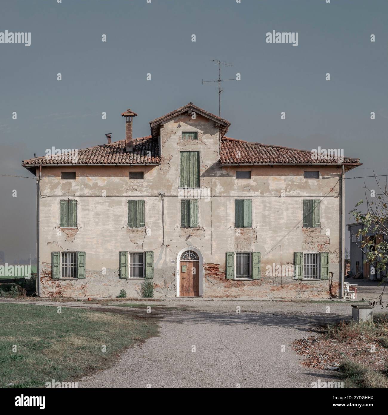 Po valley farm house hi-res stock photography and images - Alamy