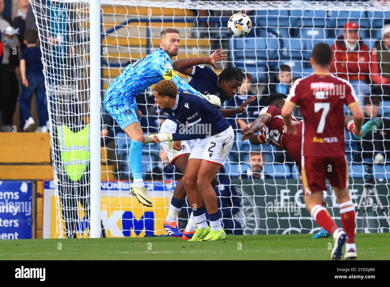 Dundee goalkeeper trevor carson hi-res stock photography and images - Alamy