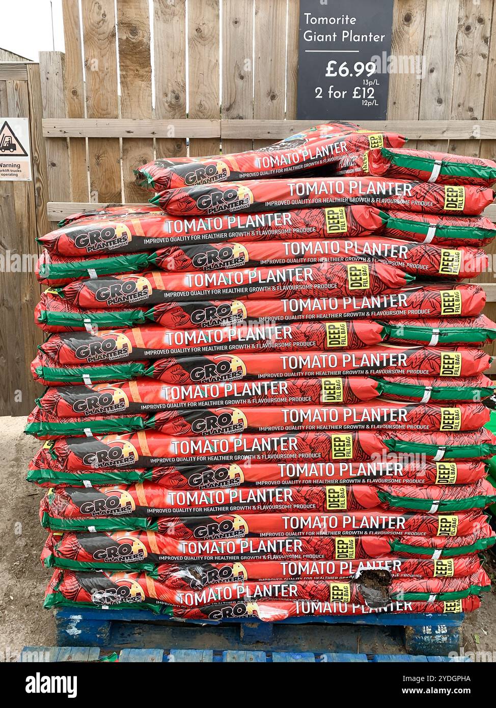 Iver Heath, UK. 20th April, 2024. Tomorite Giant Planter for sale at a ...