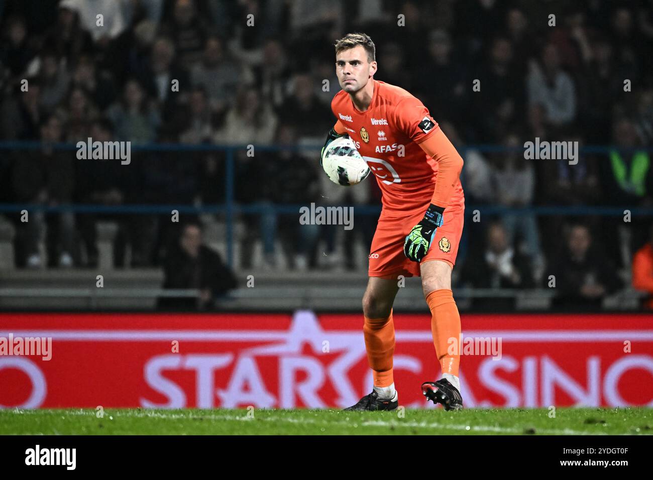 Denderleeuw, Belgium. 26th Oct, 2024. Mechelen's goalkeeper Ortwin De ...