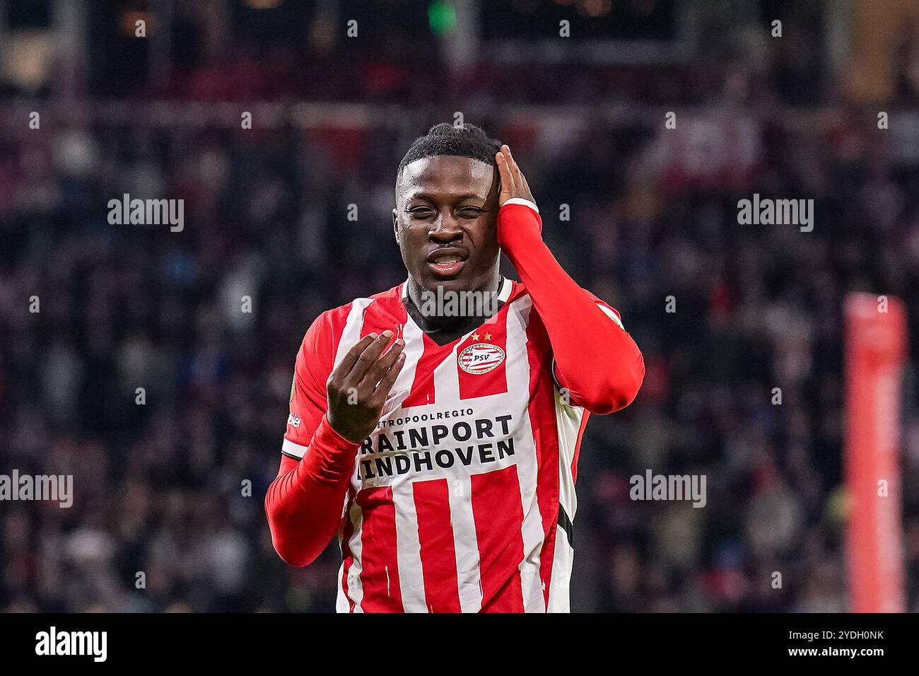 EINDHOVEN, NETHERLANDS - OCTOBER 26: Johan Bakayoko of PSV celebrates ...