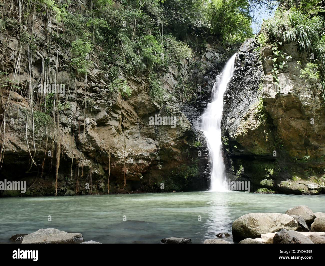 Kalinago waterfall hi-res stock photography and images - Alamy