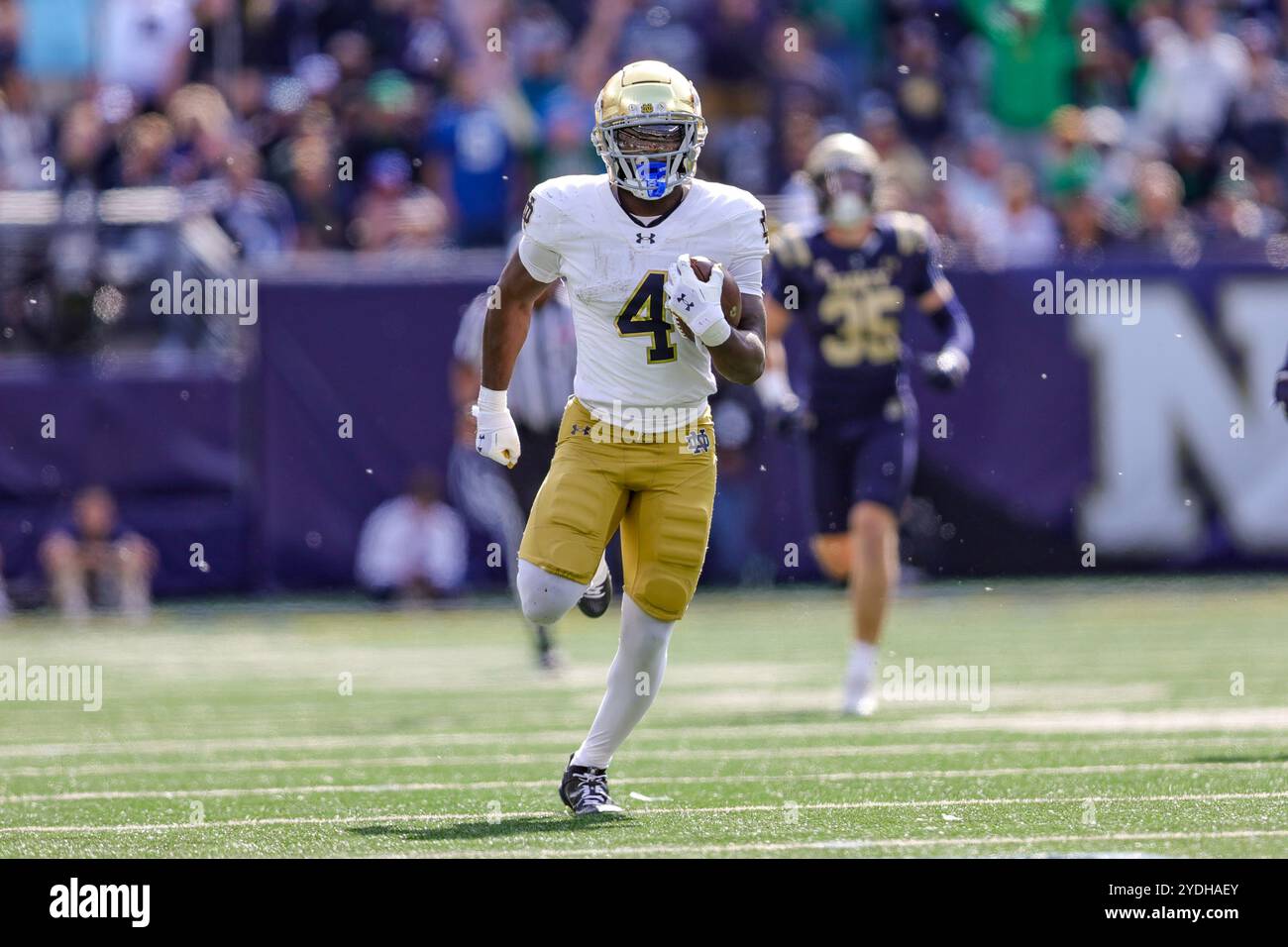 East Rutherford, New Jersey, USA. 26th Oct, 2024. Notre Dame Fighting Irish running back ...