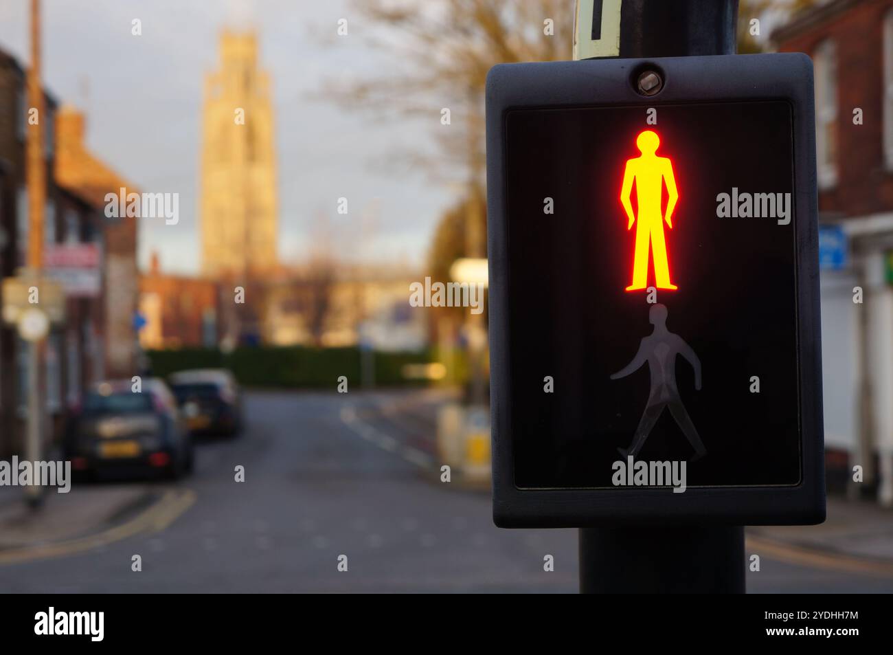 Close up of the wait sign of a pedestrian crossing with soft focus ...