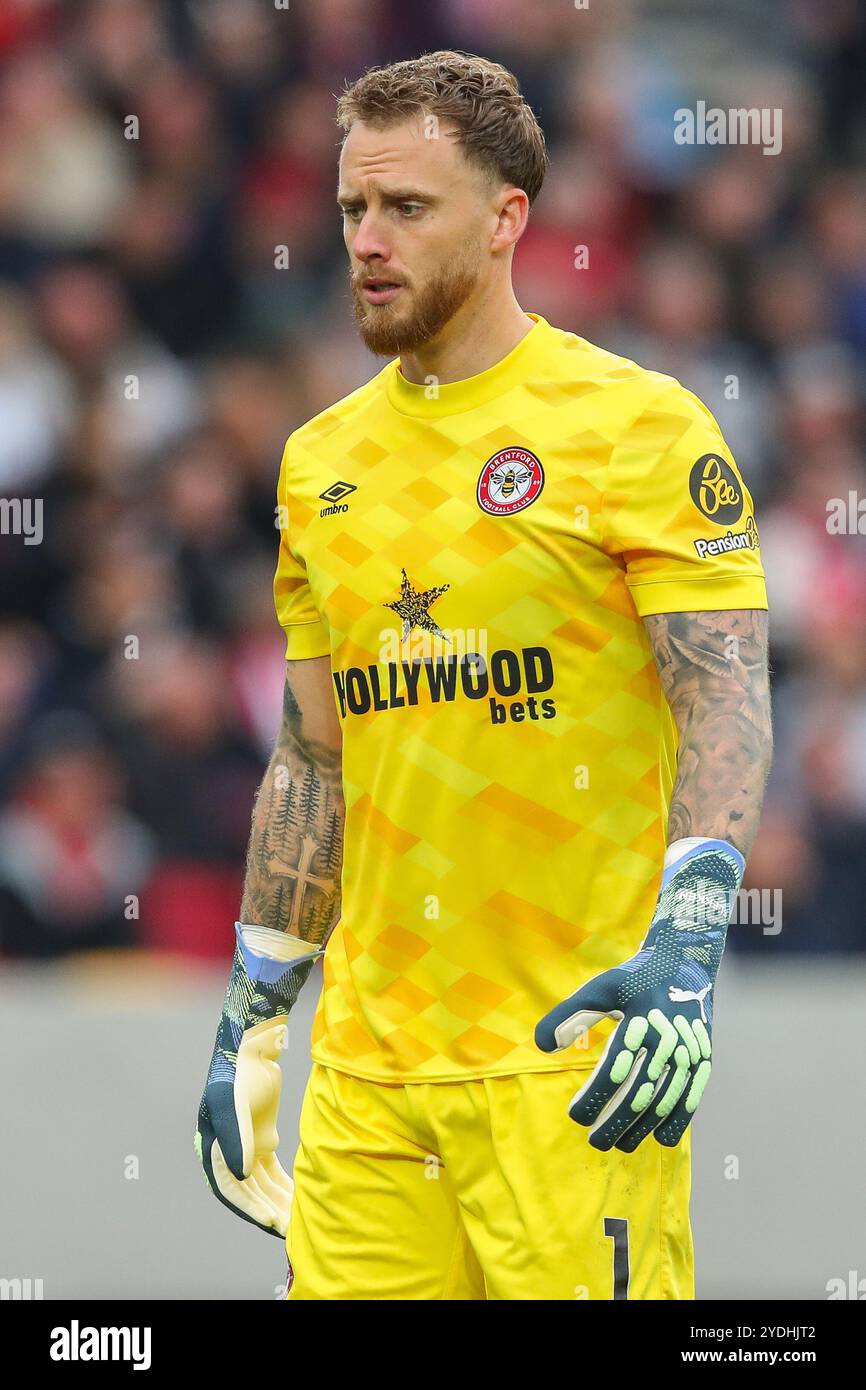 Mark Flekken of Brentford looks on during the Premier League match ...