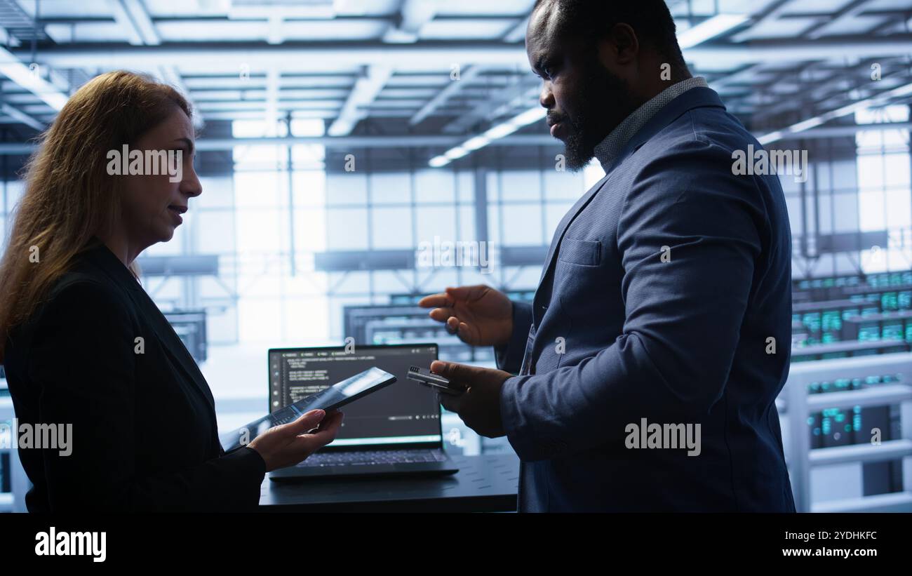 Teamworking server hub coworkers hi-res stock photography and images - Alamy
