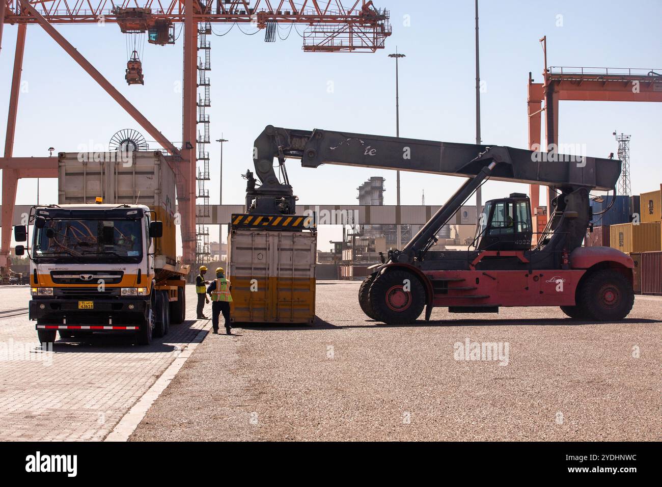 Cargo systems hi-res stock photography and images - Alamy