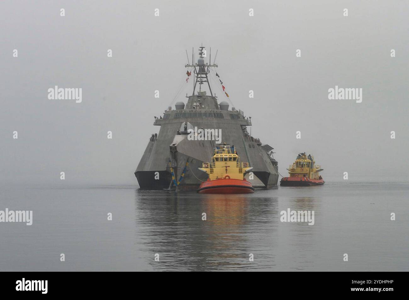 The Independence-variant littoral combat ship USS Mobile (LCS 26 ...