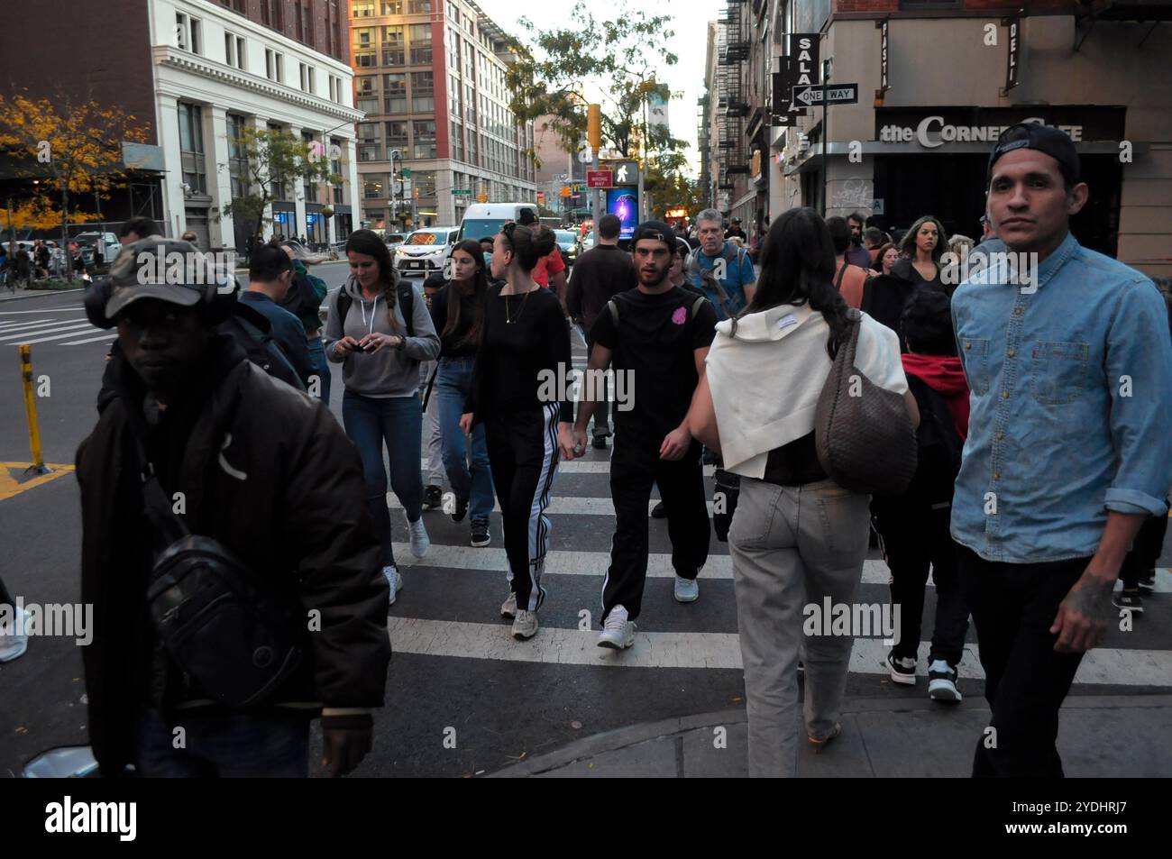 People walk down the street in Manhattan, New York City Stock Photo - Alamy