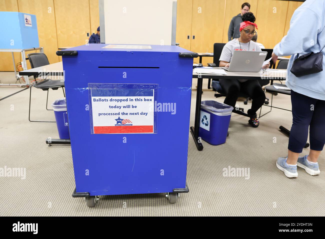 Early voting is available at the GoldblattÕs Building in the West Town ...