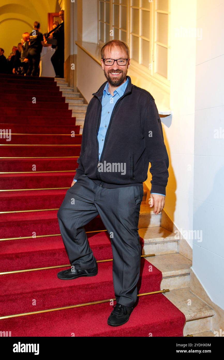 Award - Götz George Preis 2024 Ron Dabitz beim Götz George Preis 2024 ...