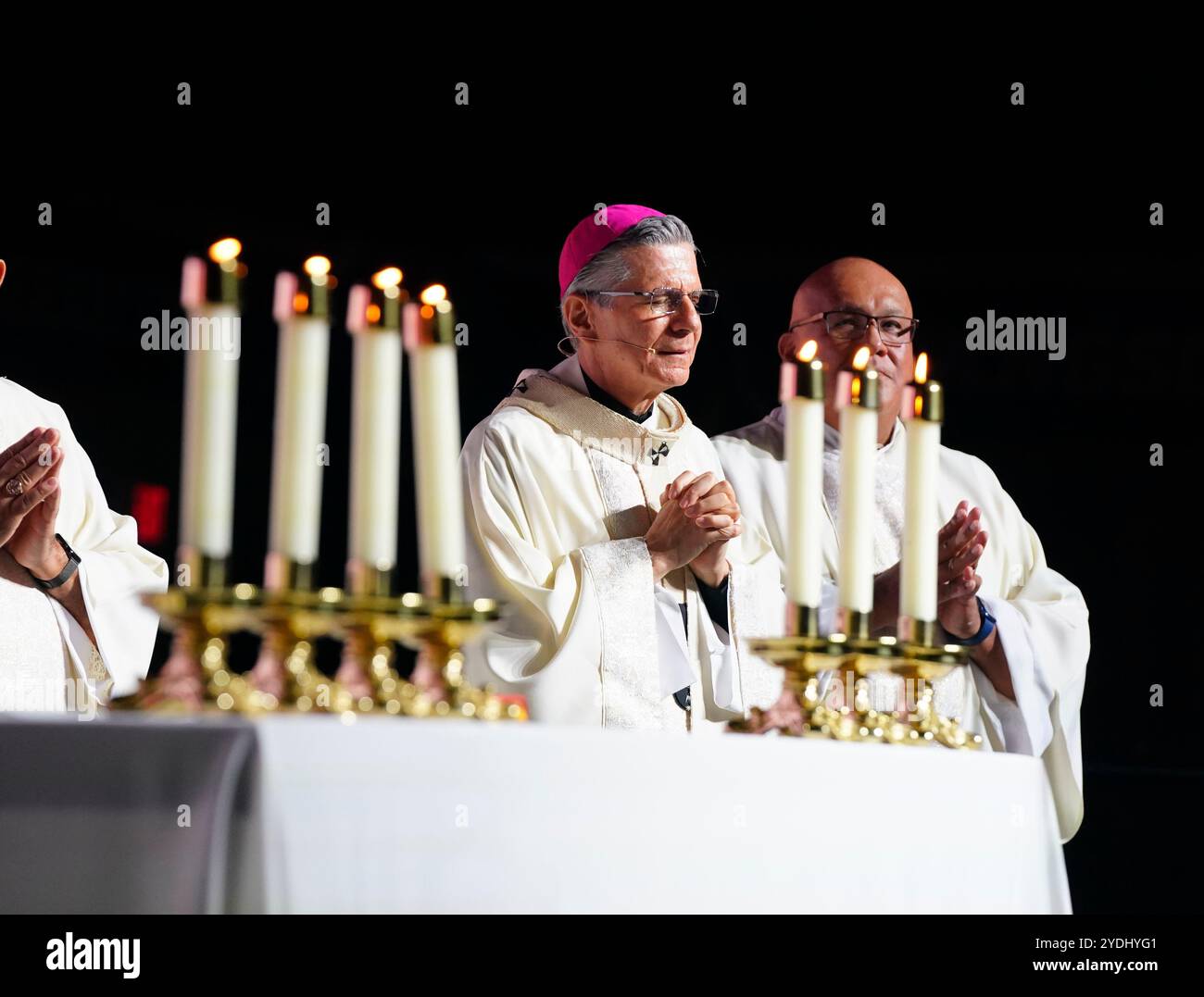 San Antonio Archbishop Gustavo Garcia-Siller prays at a mass ...