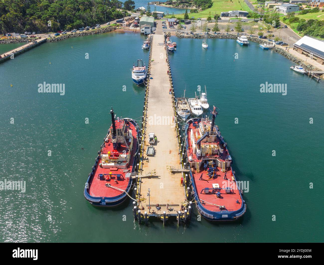 High straight coast hi-res stock photography and images - Alamy