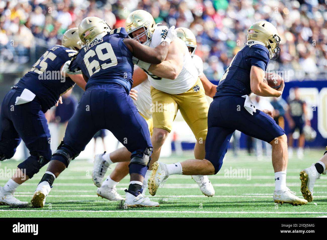 EAST RUTHERFORD, NJ - OCTOBER 26: U.S. Navy Midshipmen Place Kicker ...