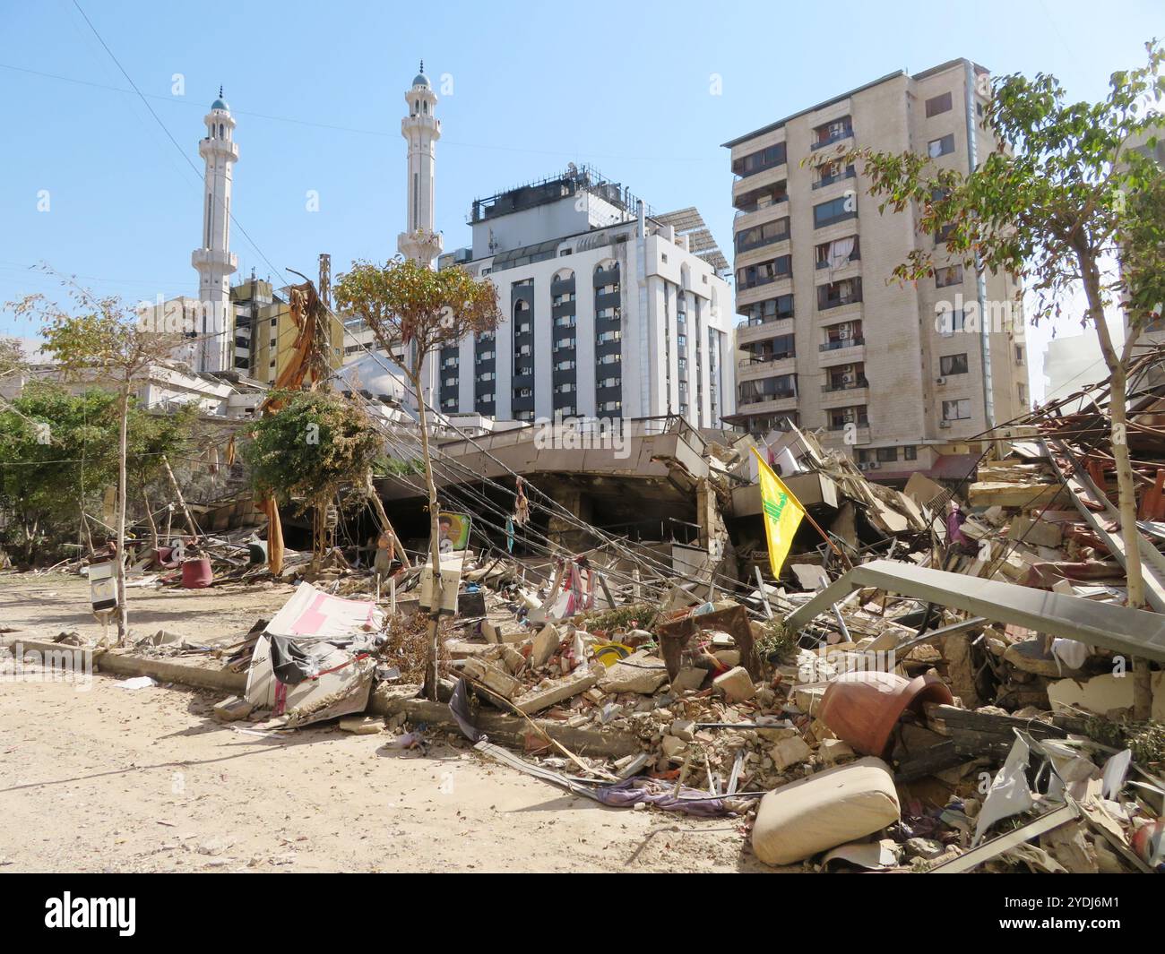 Lebanon dahye displaced families beirut war israeli bombing is hi-res ...