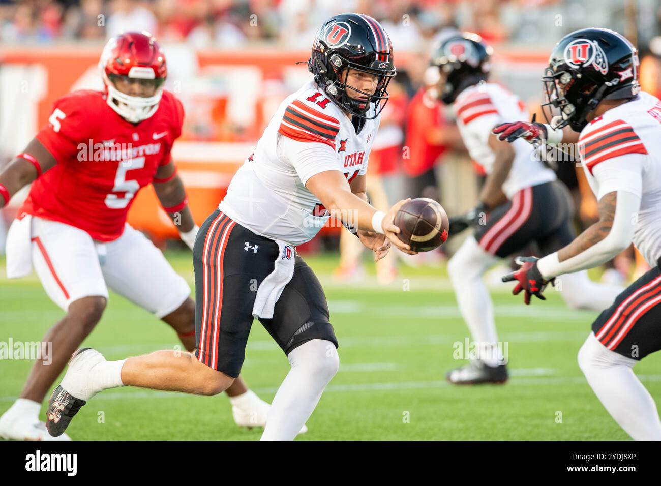 October 26, 2024: Utah Utes quarterback Isaac Wilson (11) makes a ...