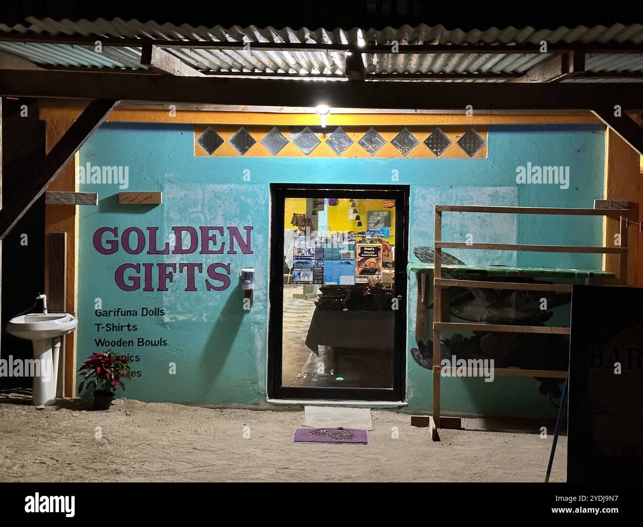 Shop store belize hi-res stock photography and images - Alamy