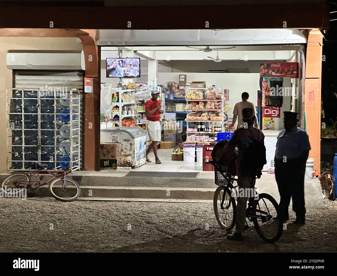Shop store belize hi-res stock photography and images - Alamy