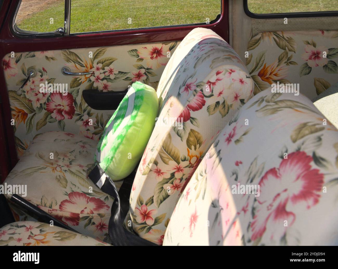 Vw bug hippy hi-res stock photography and images - Alamy