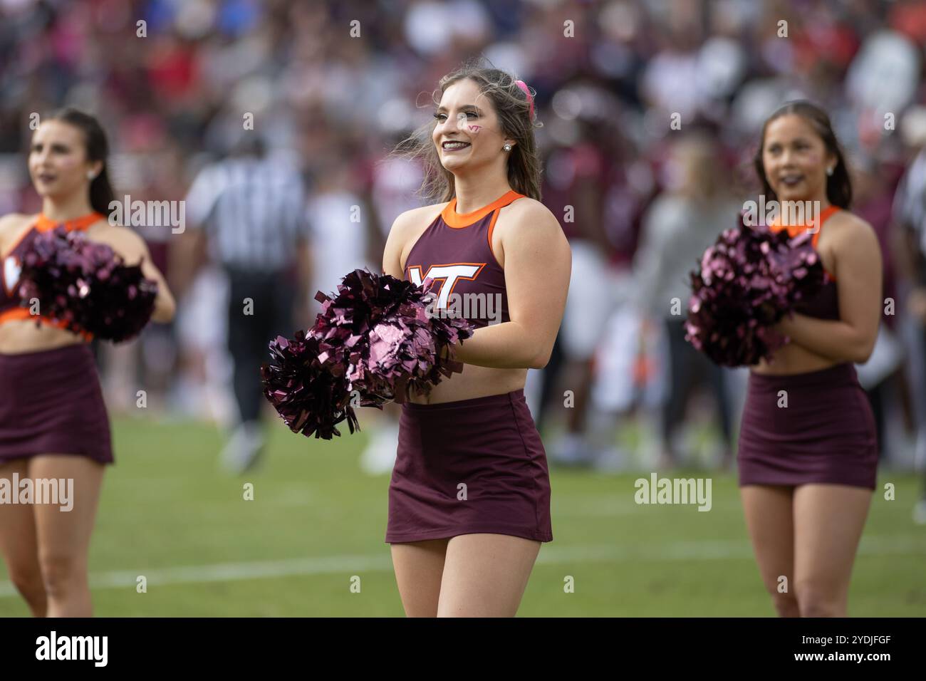 Virginia tech hokies cheerleaders hi-res stock photography and images ...