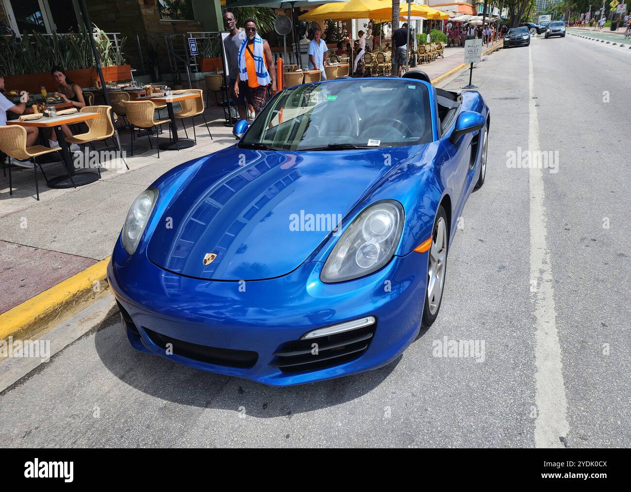Miami Beach, Florida USA - June 8, 2024: 2018 Porsche 718 Boxter blue ...