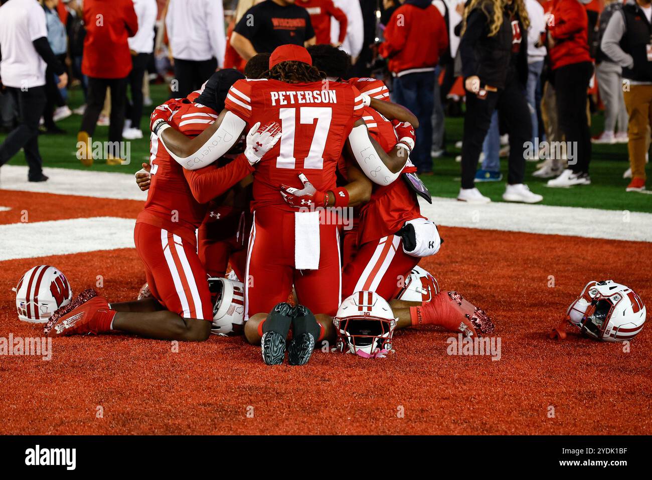 Madison, WI, USA. 26th Oct, 2024. Wisconsin Badgers linebacker Darryl ...