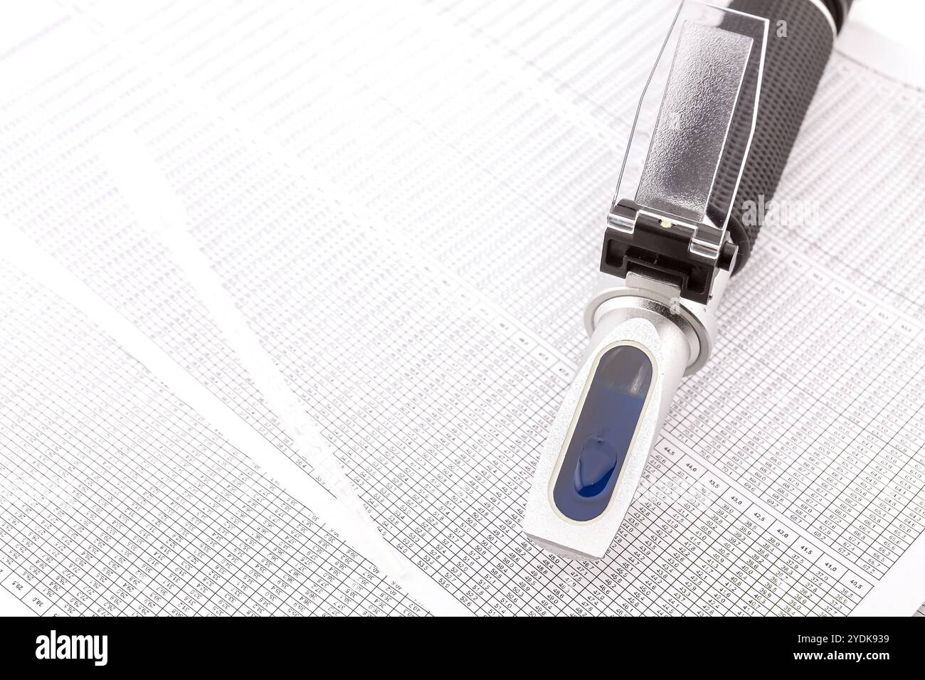 Optical refractometer for measuring grape sugar and table of values and ...