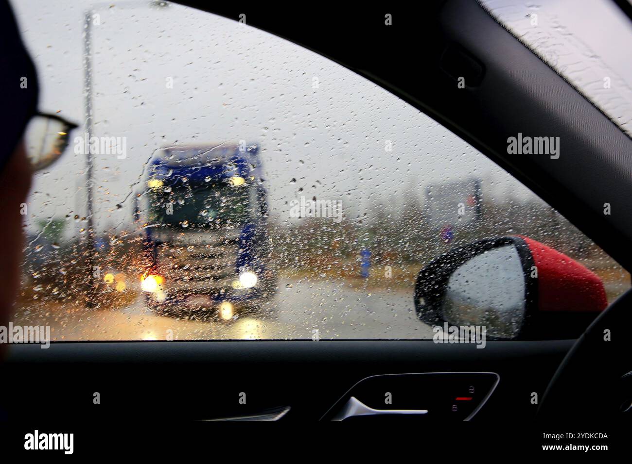 Truck on a highway in heavy rain hi-res stock photography and images ...