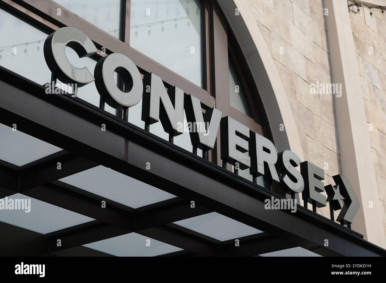 Converse logo hi-res stock photography and images - Alamy
