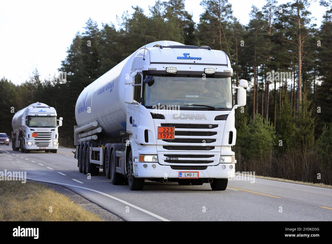 Trucks that use lng hi-res stock photography and images - Alamy