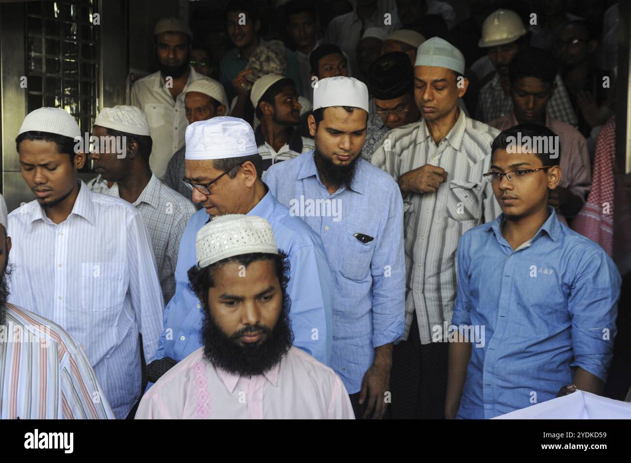 06.11.2015, Yangon, Myanmar, Asia, Muslim men leave the Bengali Sunni ...
