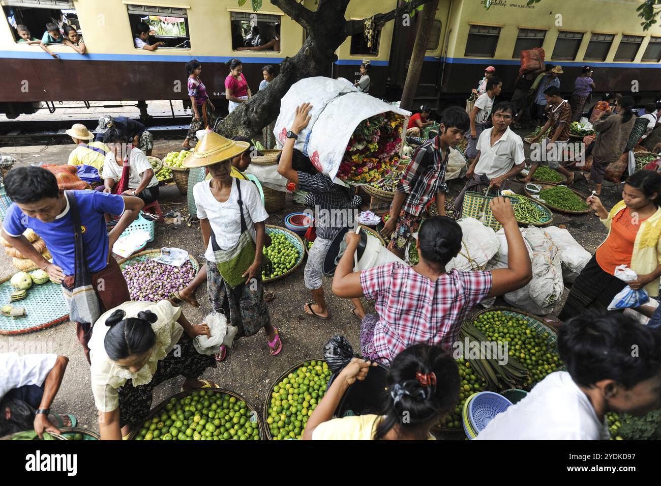 Myanmar railroad car hi-res stock photography and images - Alamy
