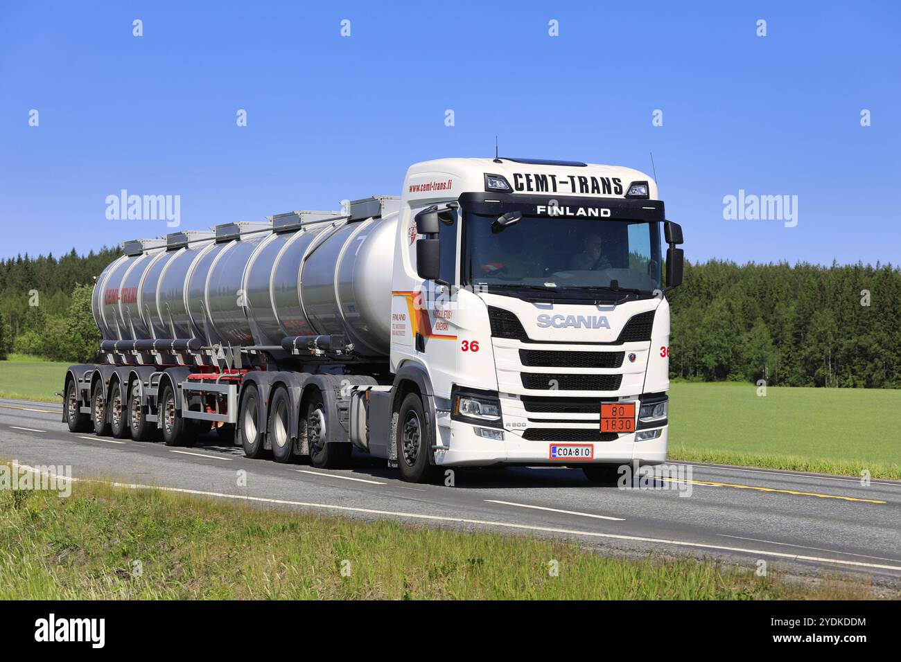 Multi axle hi-res stock photography and images - Alamy