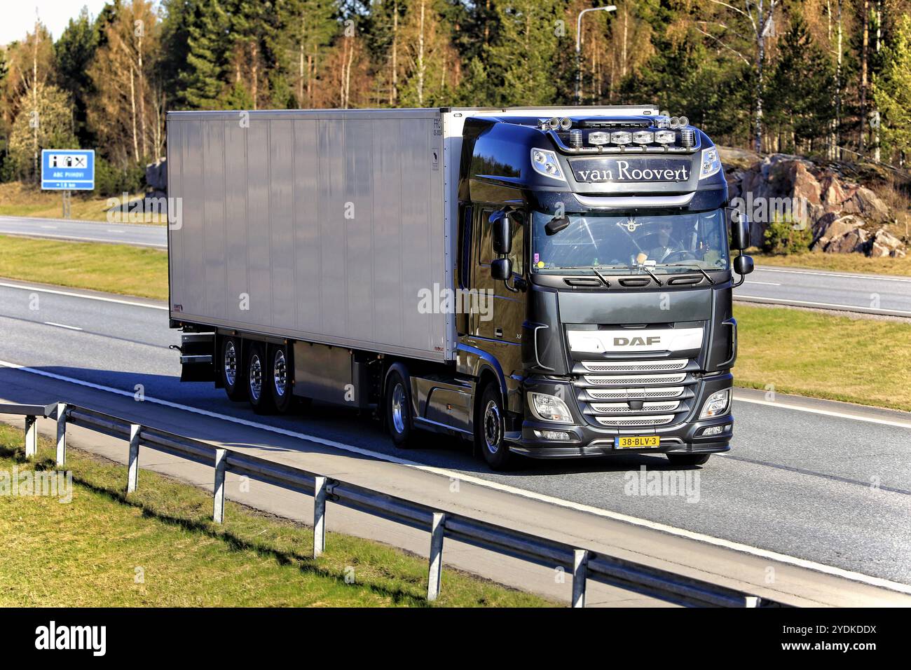 Black DAF XF truck van Roovert from Holland pulling FRC semi trailer on ...