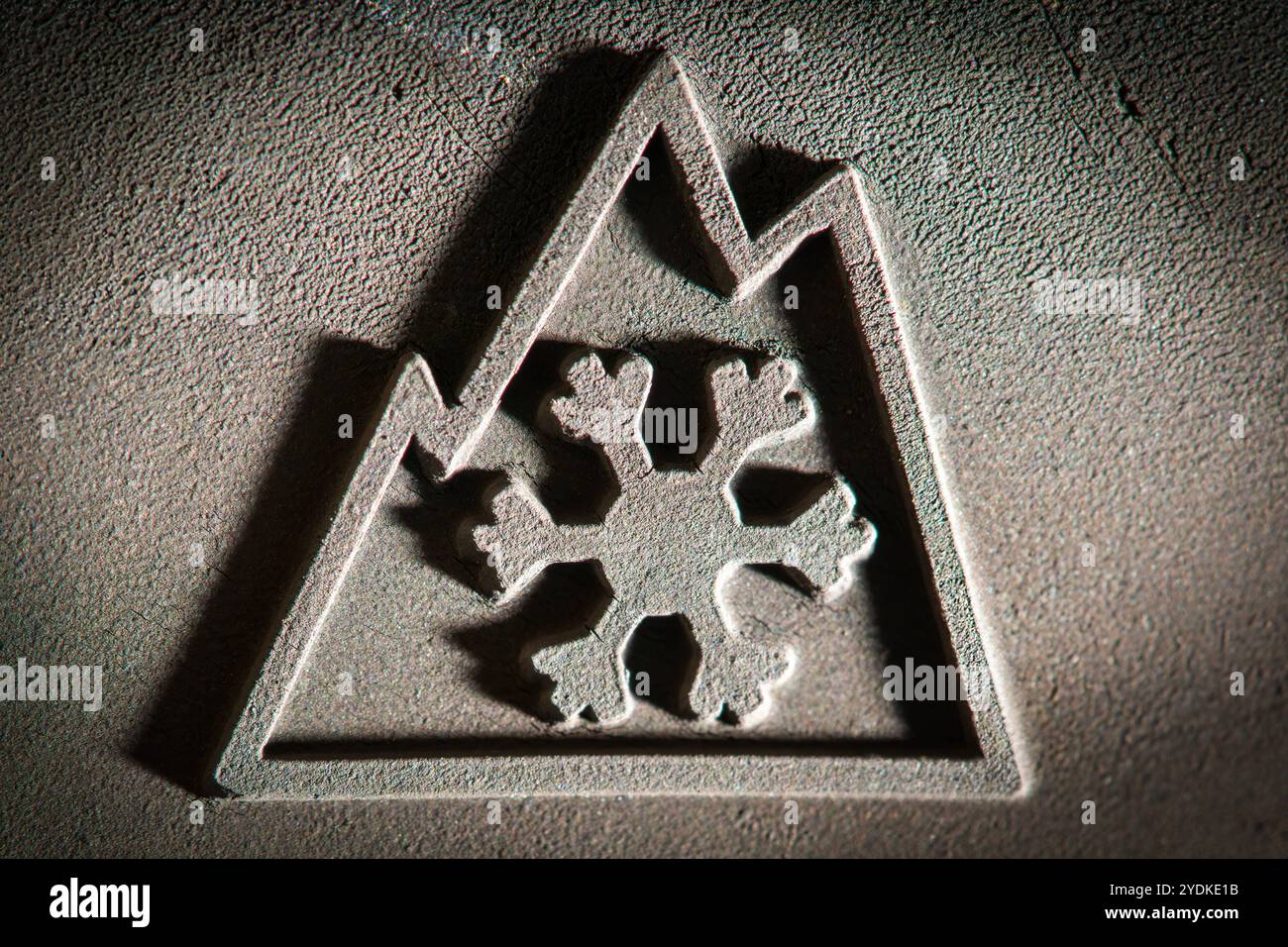 Alpine Symbol auf Winterreifen ist ab sofort Pflicht, München, Oktober ...