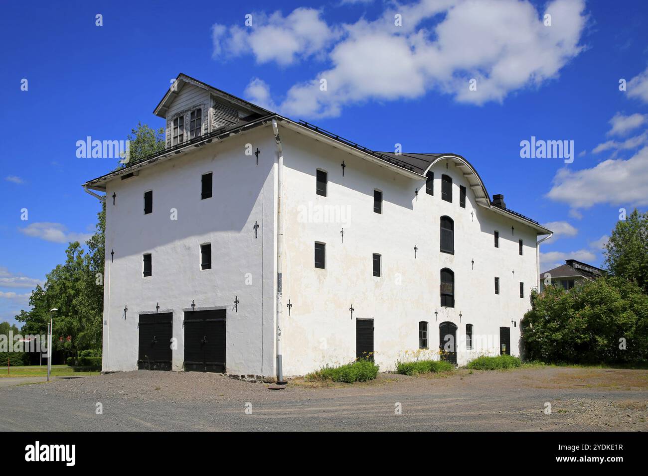 White multi storey stone granary, 1802, Jokioinen Manor, Finland ...