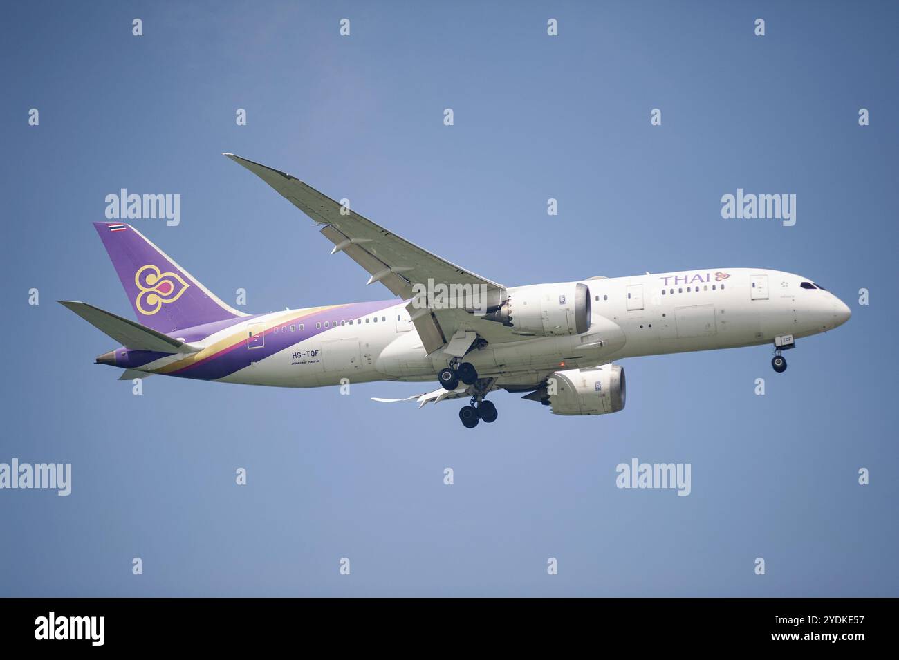 787 dreamliner at singapore hi-res stock photography and images - Alamy