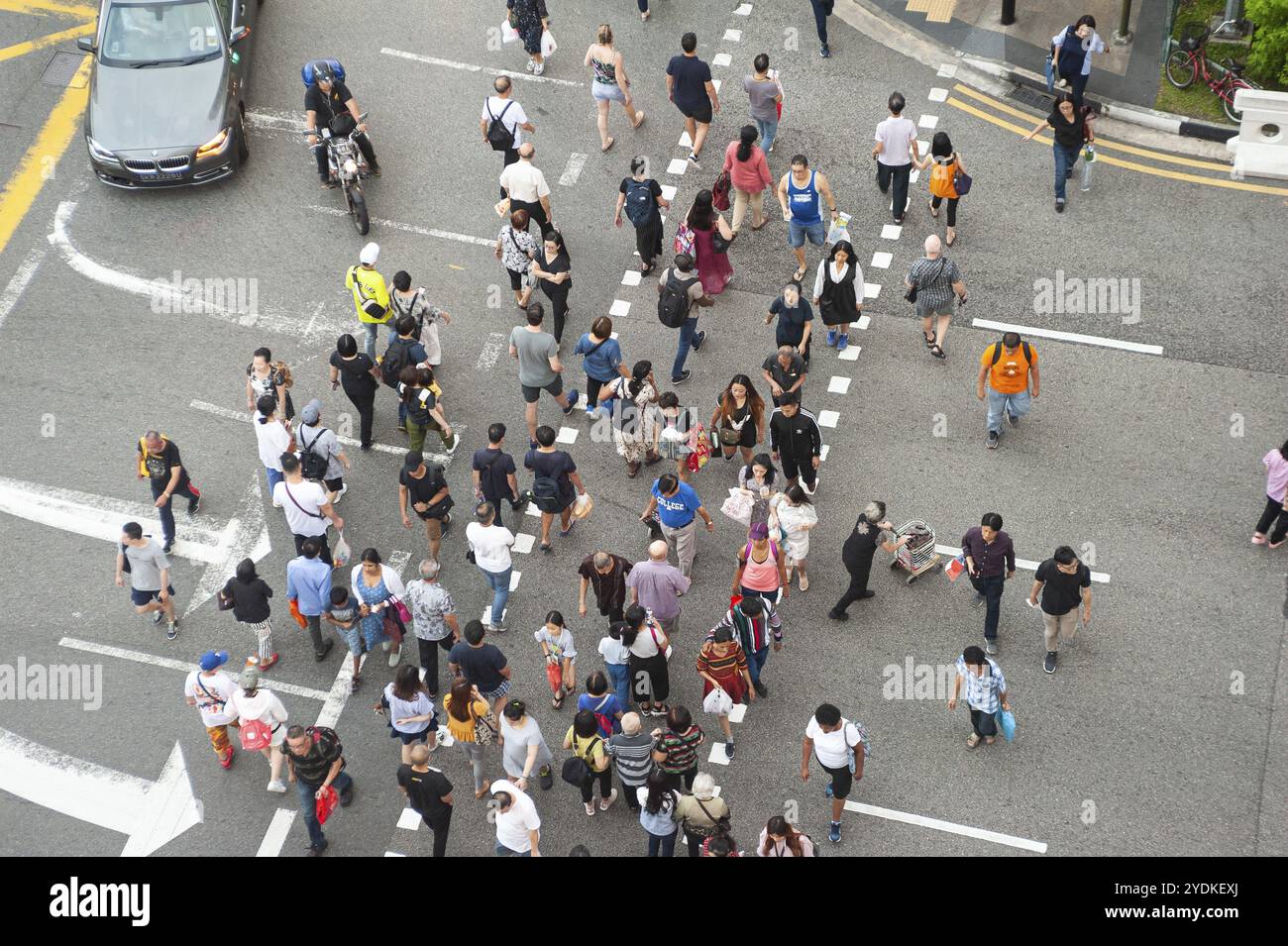 People crowds singapore city hi-res stock photography and images - Alamy